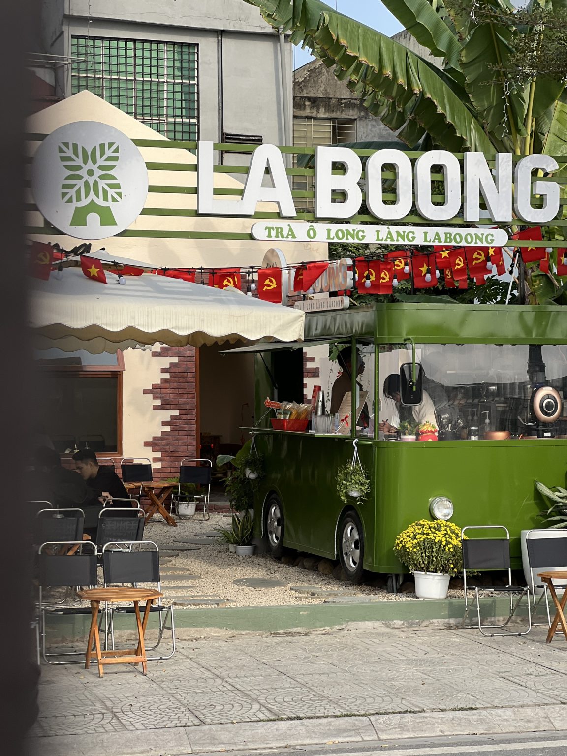 Trà ô long làng La Boong